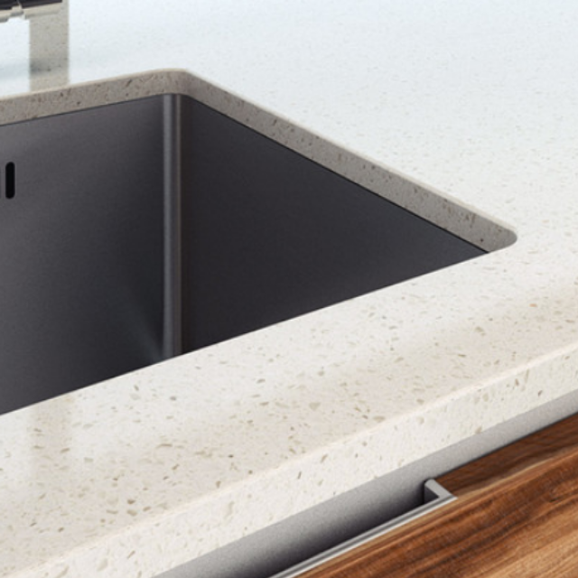 Radianz Adirondack Birch Kitchen Countertop | Méga Comptoirs