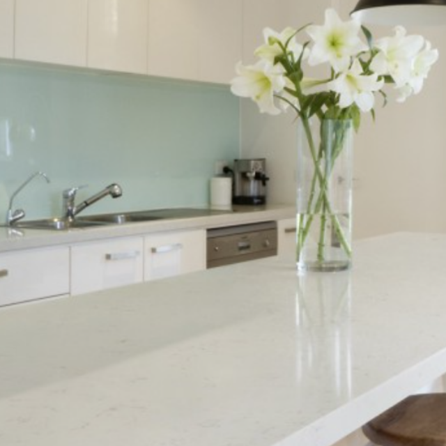 Silestone Ariel Kitchen Countertop | Méga Comptoirs